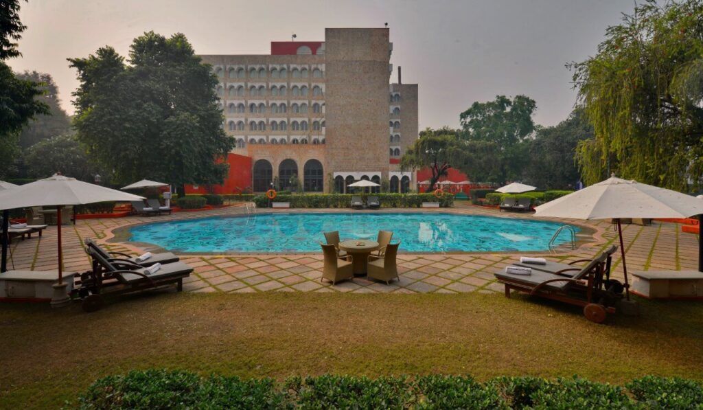 5 Star Hotels in Varanasi Near Kashi Vishwanath Temple