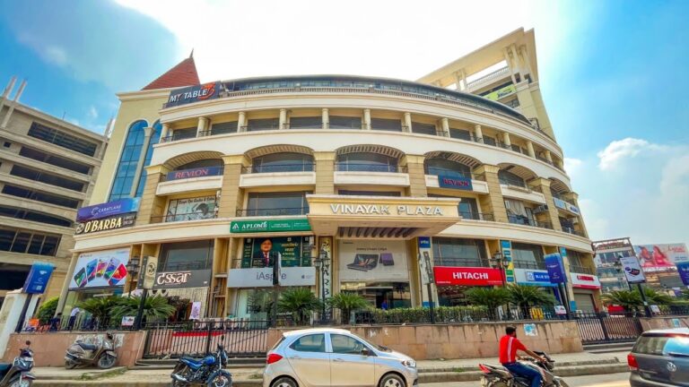 6 Best Shopping Malls in Varanasi | Banaras Trip