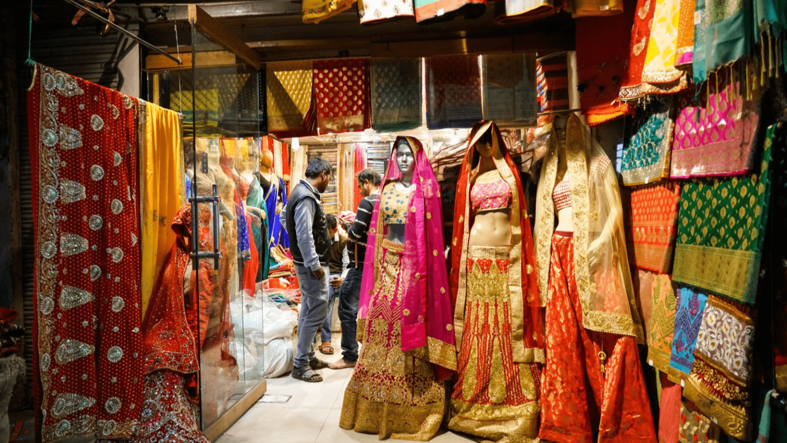 10 Famous Markets in Varanasi For Shopping Lovers